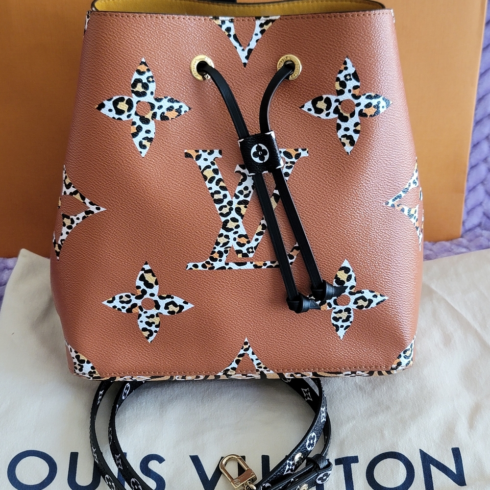 Louis Vuitton Neo Noe Jungle Giant Monogram Canvas Ba… - Gem